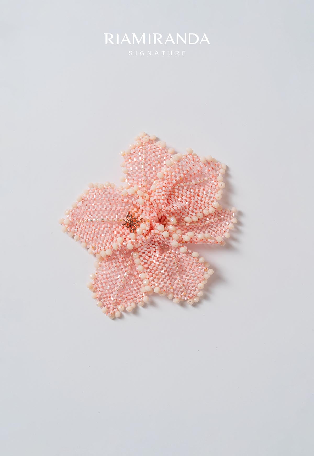 YASORA BROOCH – RiaMiranda