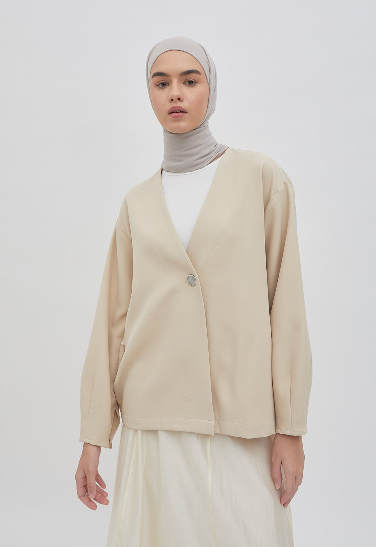 NACIA OUTER – RiaMiranda
